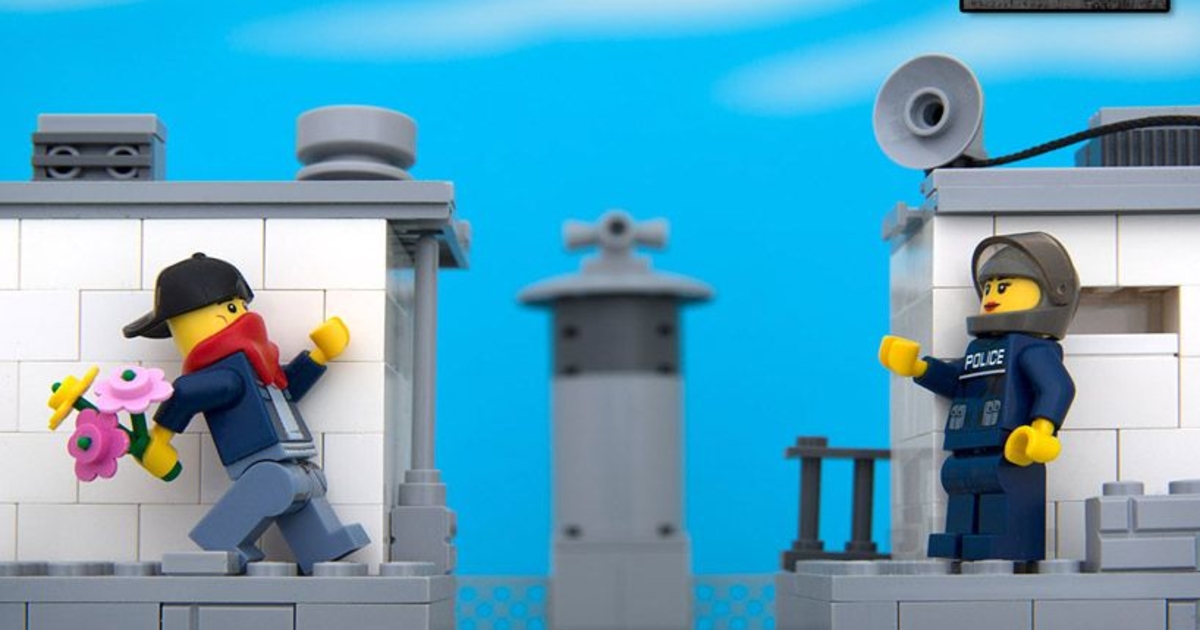 Граффити Бэнкси воссоздали из фигурок Lego - mport.ua